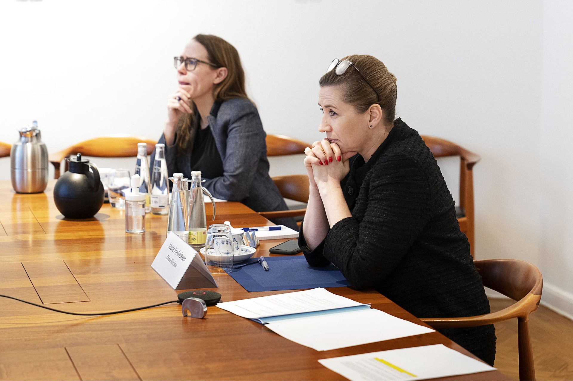 Barbara Bertelsen får advarsel og Miljøministeriets Henrik Studsgaard ...