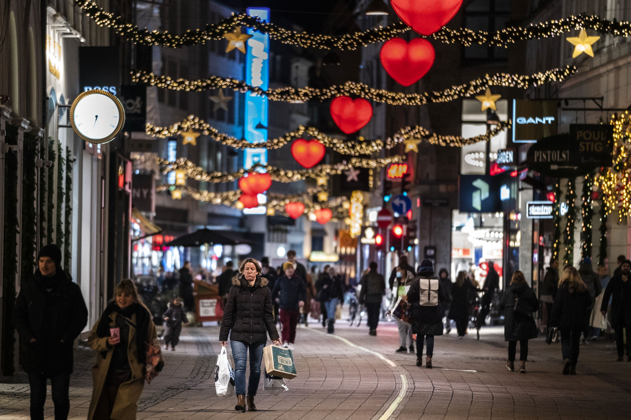 Julelys langs Strøget i København tændes trods energikrise