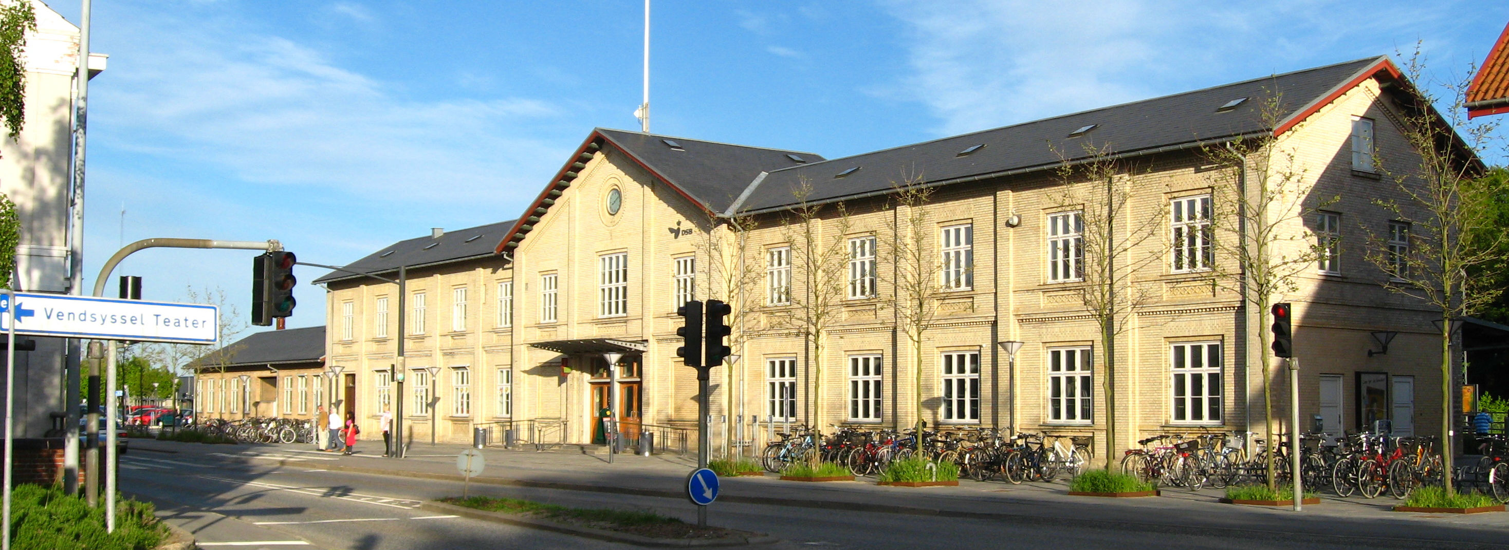 Stationsbygninger bliver til pendlerlejligheder
